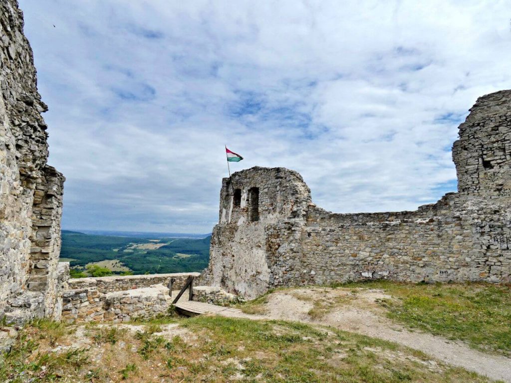 Rezi vár és tanösvény - panorámás kirándulás a Keszthelyi-fennsíkon ...