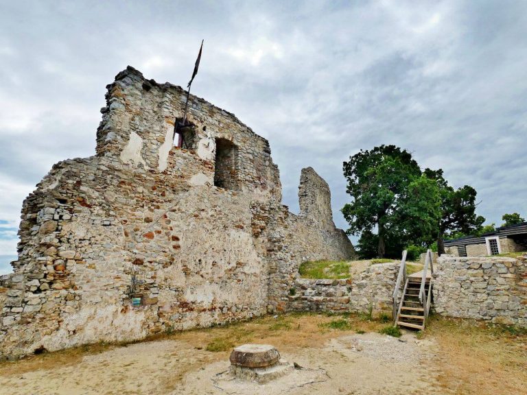 Rezi vár és tanösvény - panorámás kirándulás a Keszthelyi-fennsíkon ...