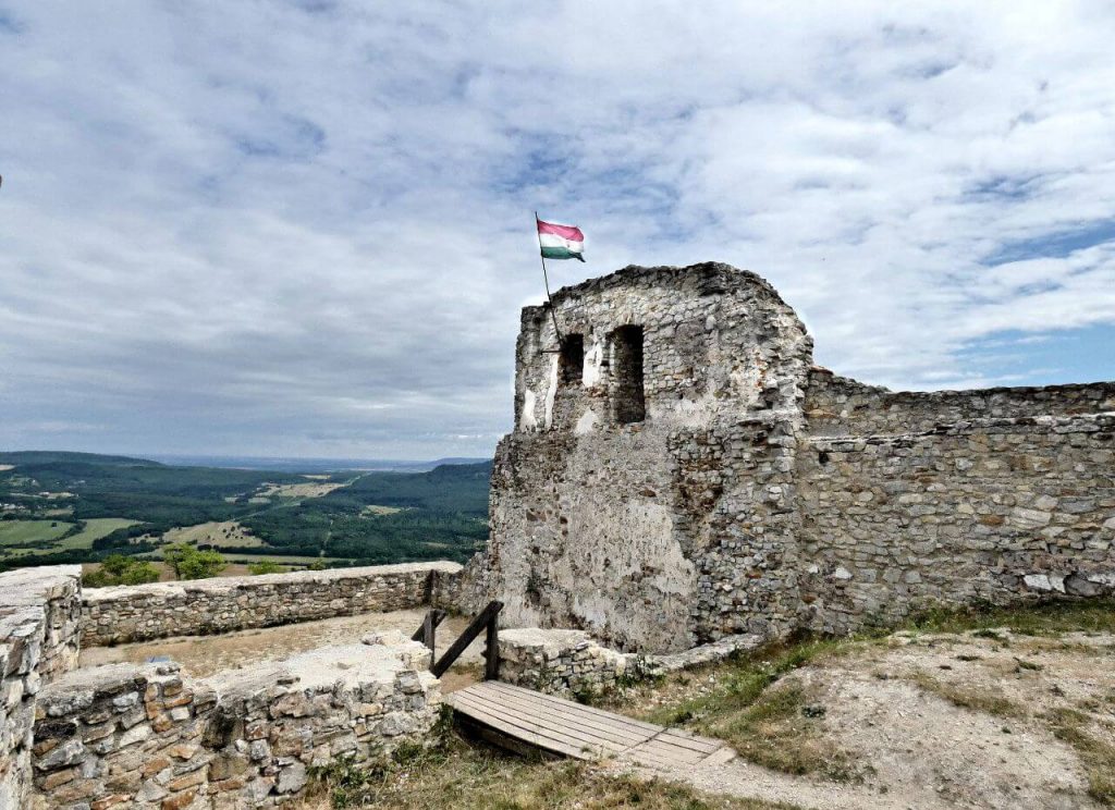 Rezi vár és tanösvény - panorámás kirándulás a Keszthelyi-fennsíkon ...
